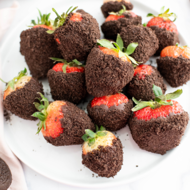 Oreo Chocolate Covered Strawberries - Meg's Everyday Indulgence